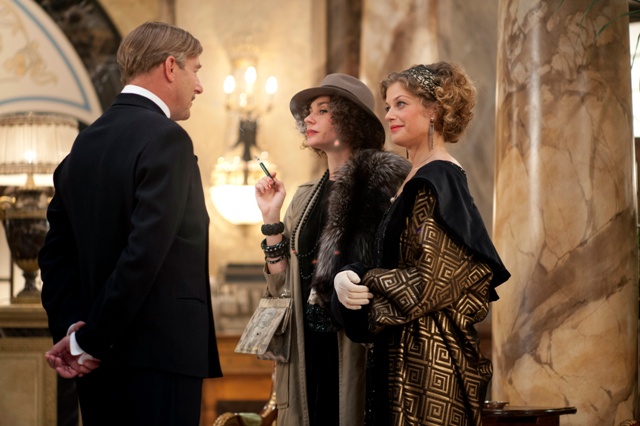 HOTEL ADLON • TV series REVIEW [EN,NL] • Peek-A-Boo Magazine