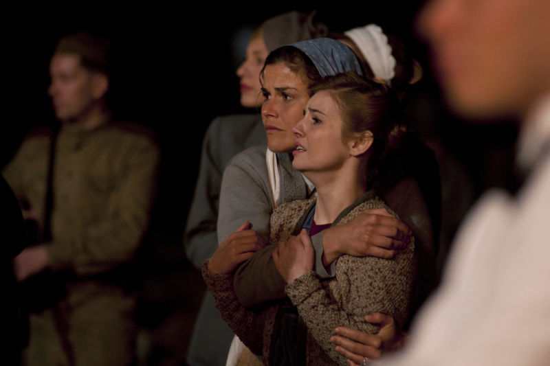 HOTEL ADLON • TV series REVIEW [EN,NL] • Peek-A-Boo Magazine