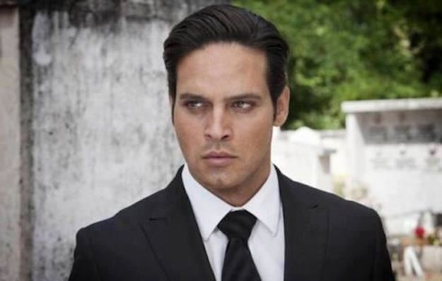 L'Onore E Il Respetto • TV series REVIEW [EN,NL] • Peek-A-Boo Magazine